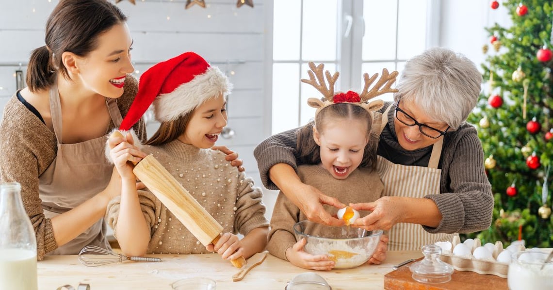 8 Festive Holiday Activities Perfect for Seniors and Families
